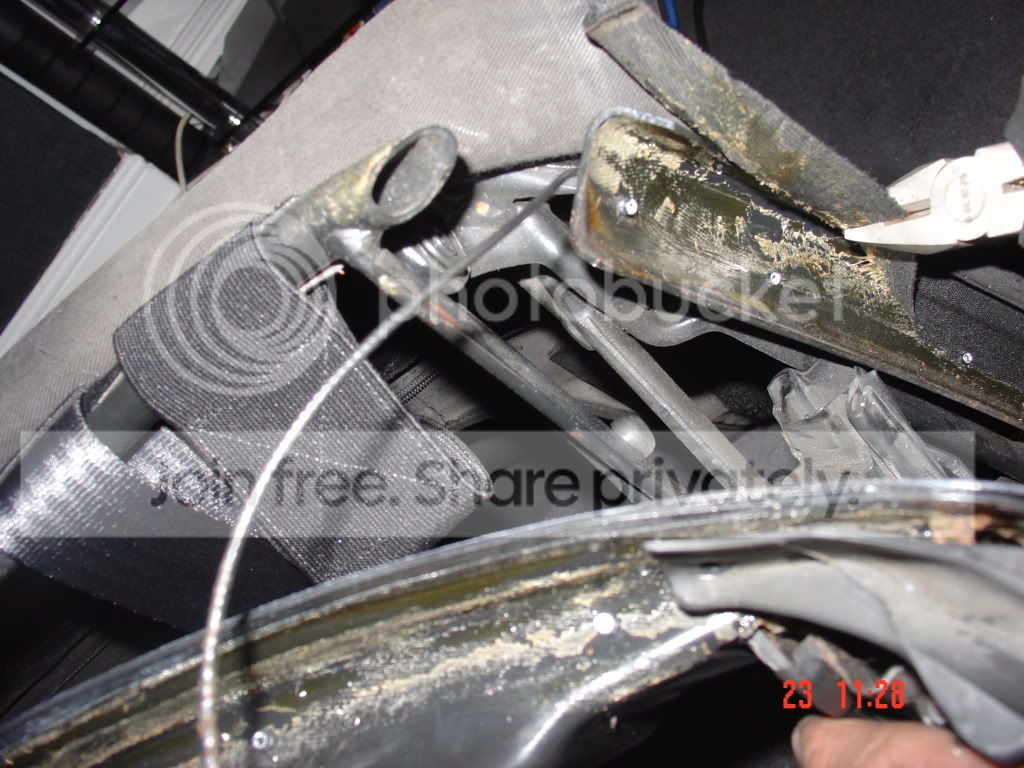 Non techy guide to hood replacement in 12 steps - picture heavy. | MG ...